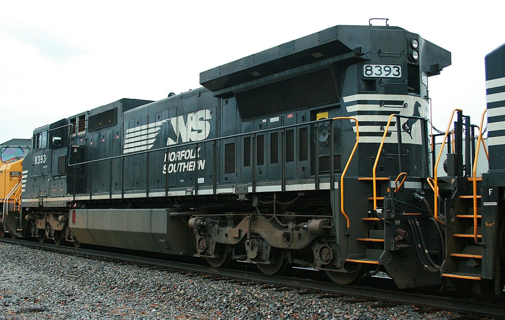 NS 8393